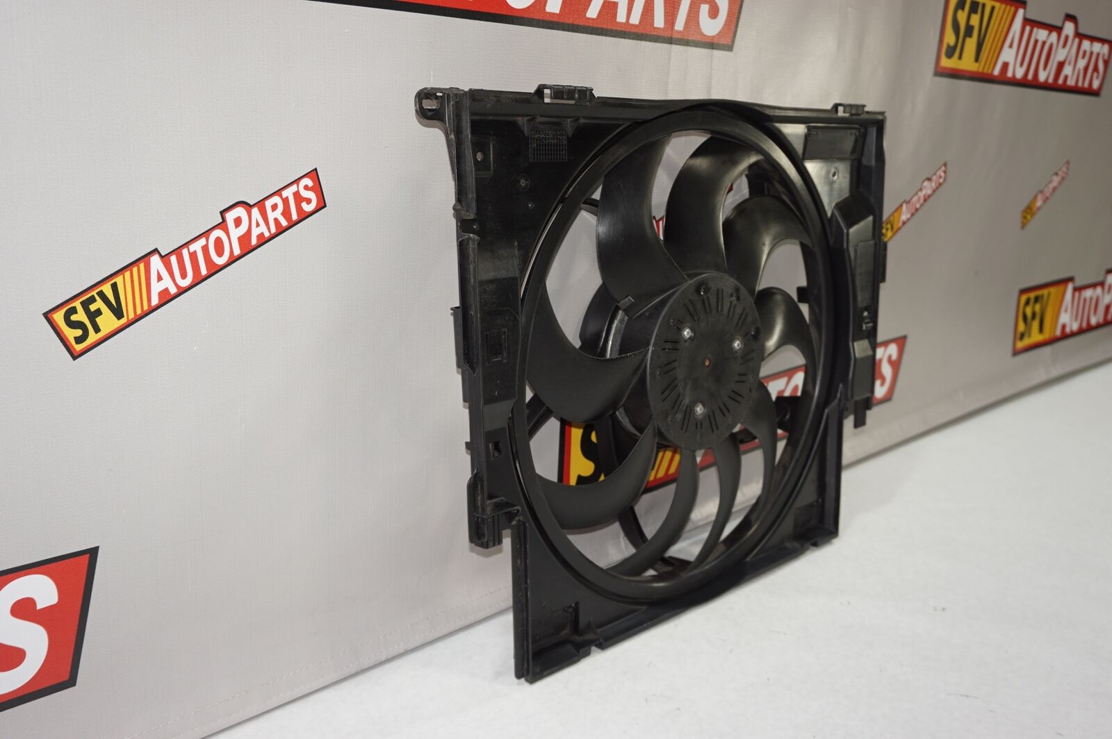 BMW 428 RADIATOR FAN 2012 2013 2014 2015 F32 17427640513 OEM