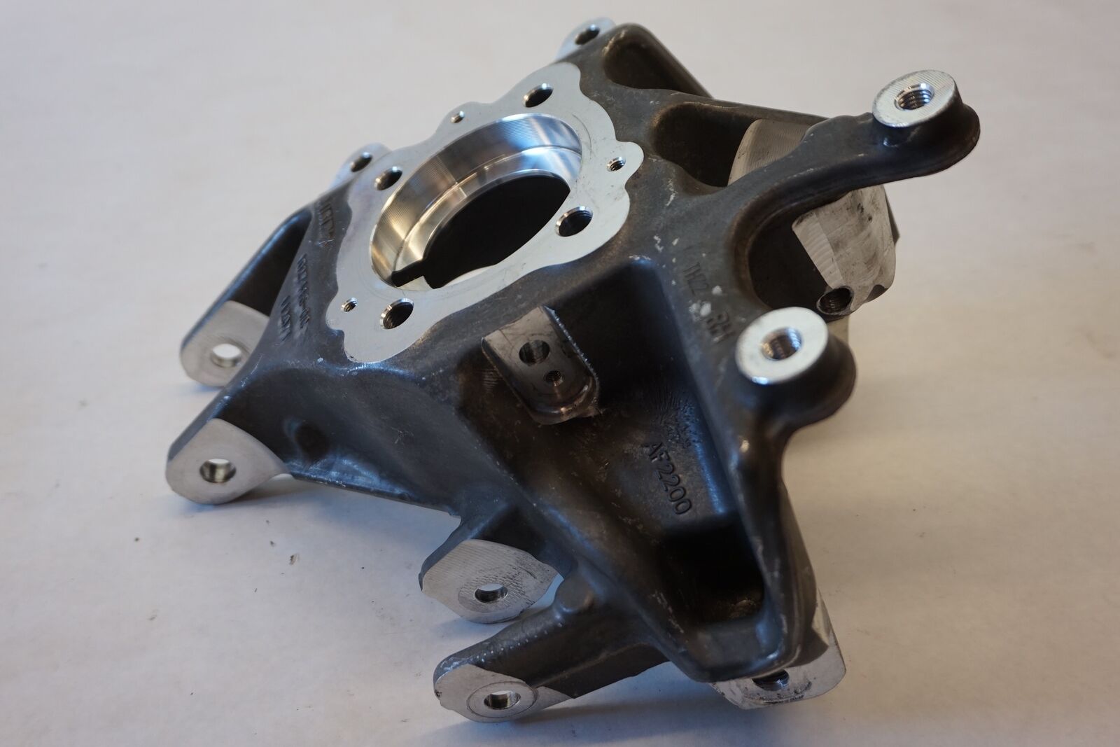 TESLA MODEL X KNUCKLE RIGHT REAR 2016 2017 2018 2019 1027416-00-D OEM