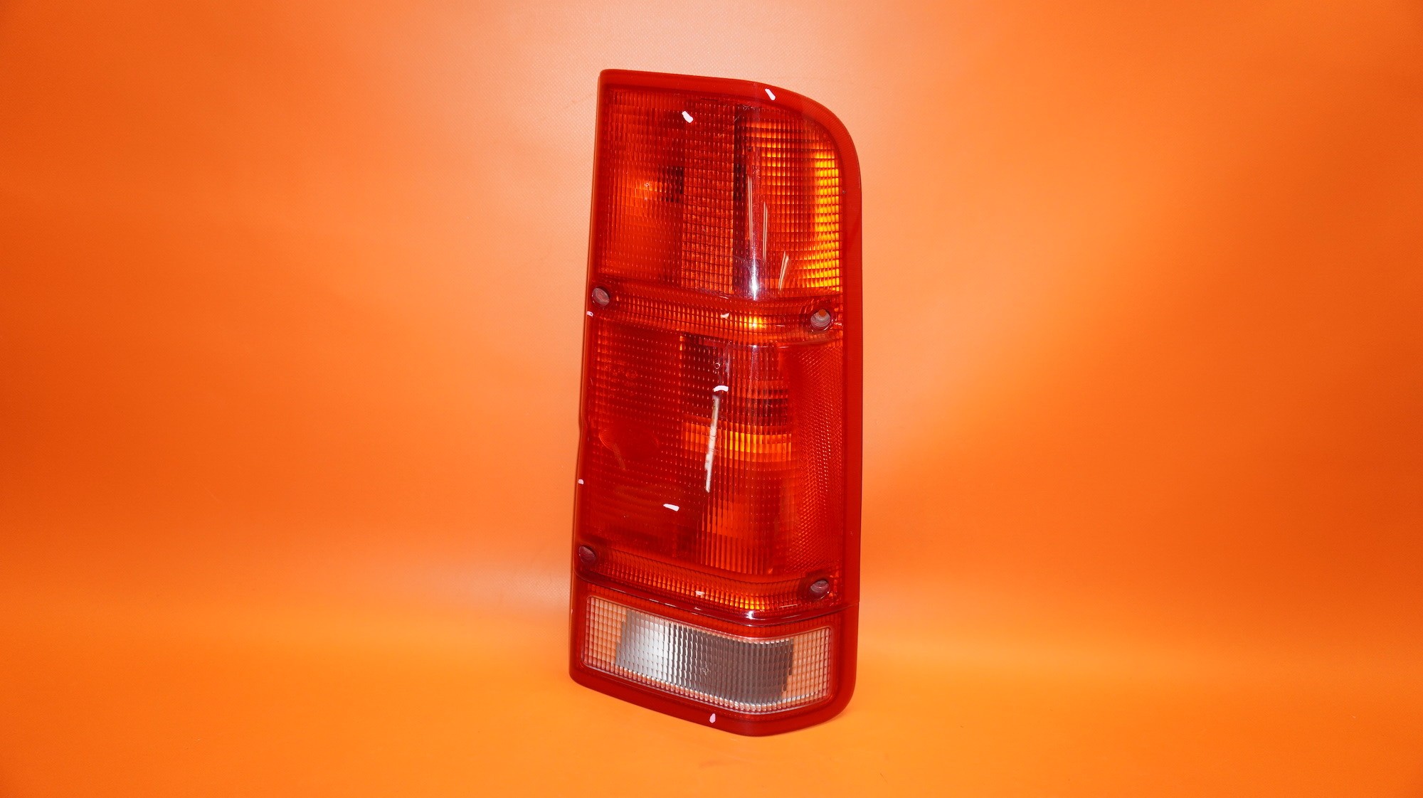LAND ROVER DISCOVERY 2 TAIL LIGHT RIGHT PASSENGER 1999 2000 2001 2002