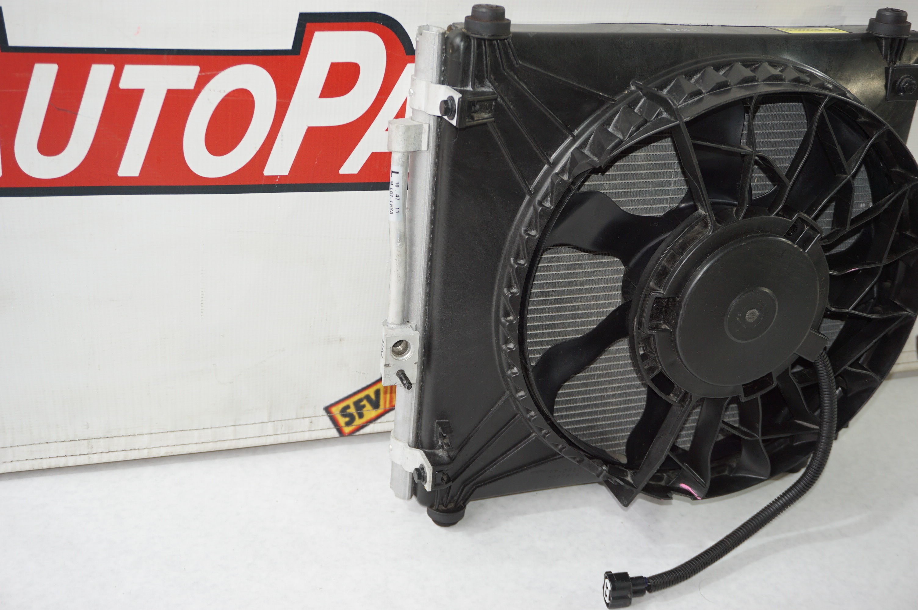 TESLA MODEL S AC CONDENSER COOLING FAN LEFT 2016 2017 2018 2019 6007352 ...