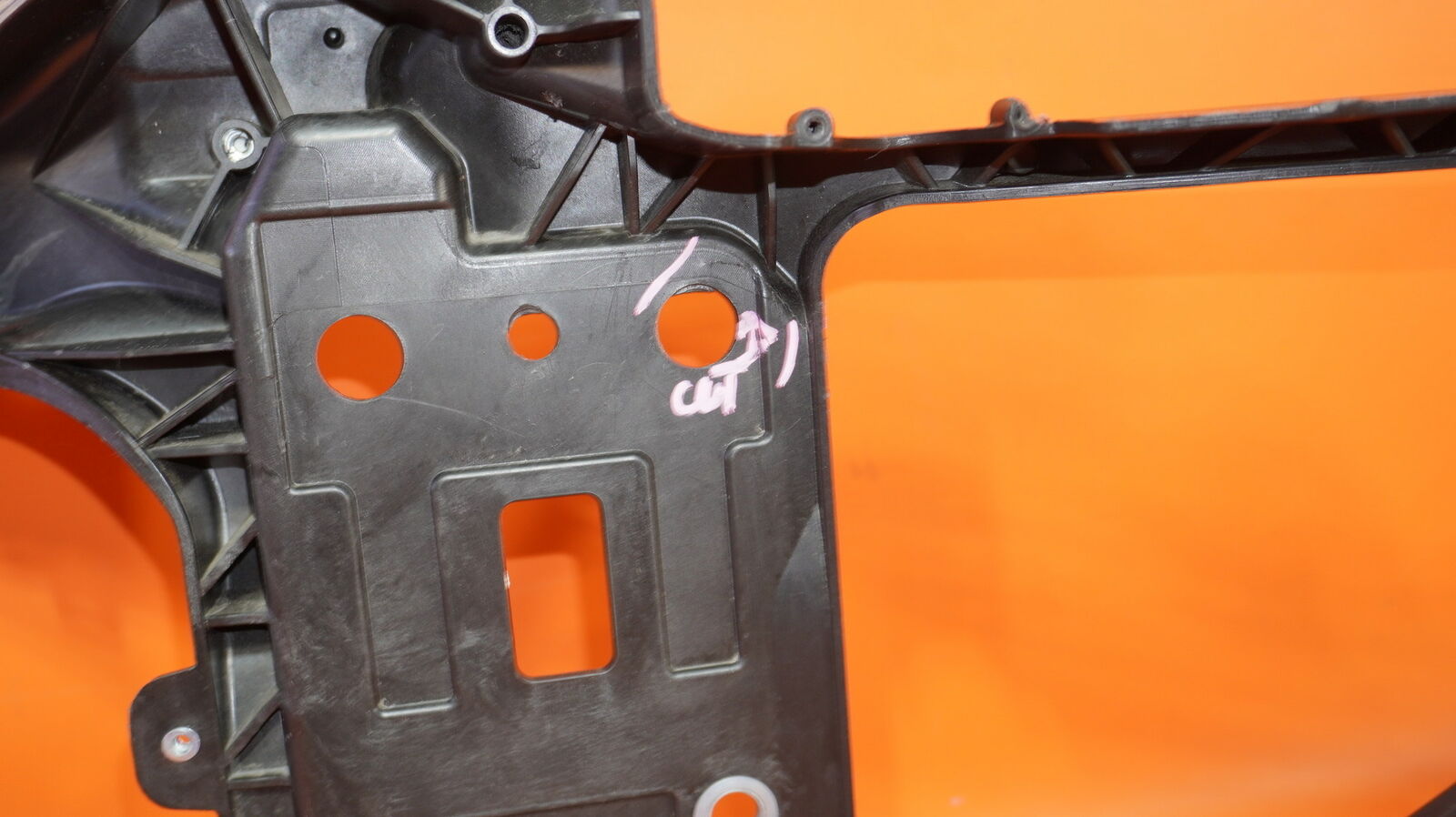 TESLA MODEL S RADIATOR SUPPORT 2015 2016 PLASTIC 1061950-00-E DAMAGED OEM