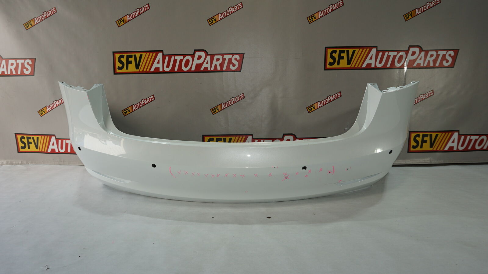 TESLA MODEL 3 REAR BUMPER 2017 2018 2019 1083983-00-E