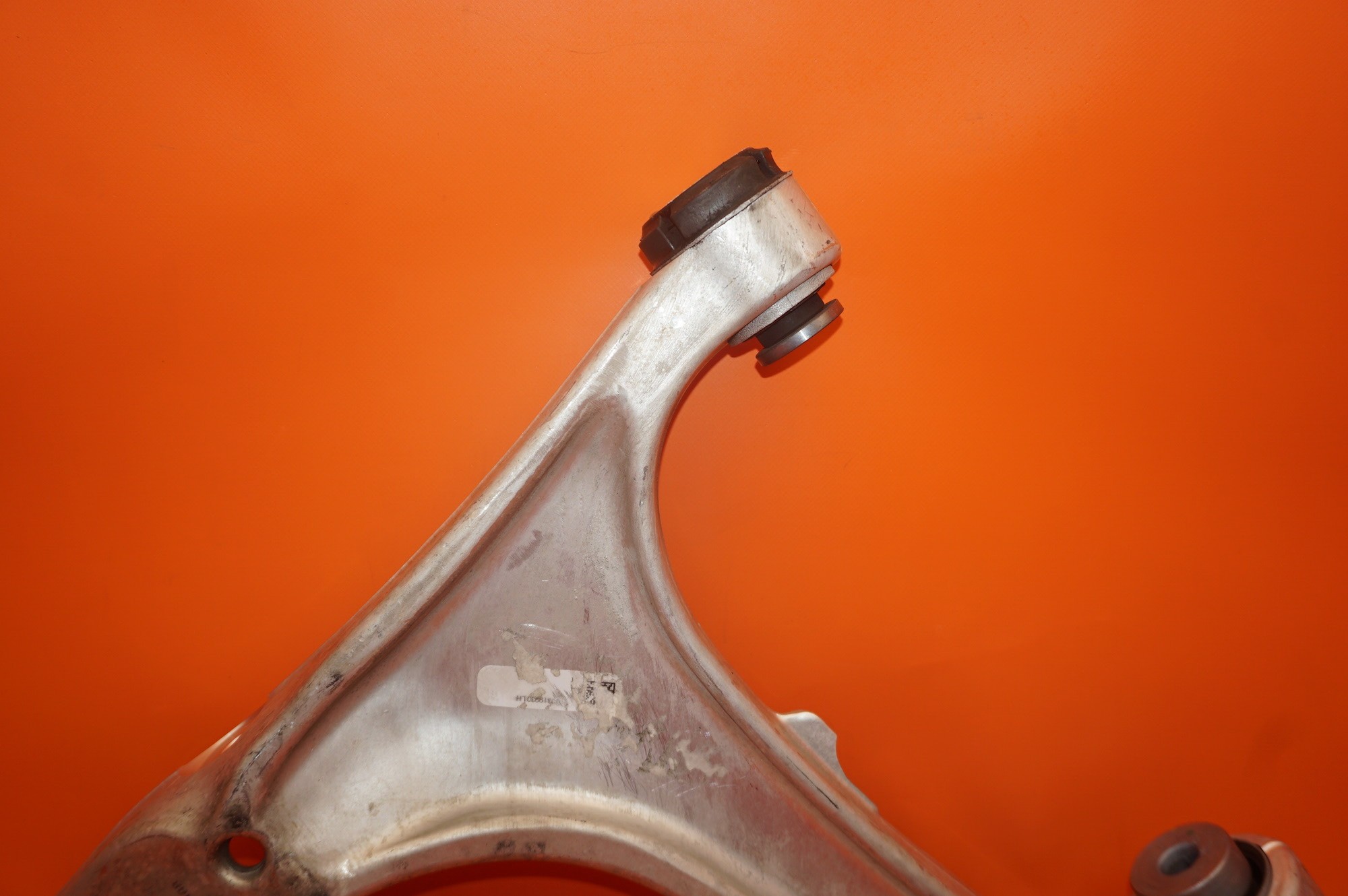 MASERATI LEVANTE CONTROL ARM LEFT FRONT 2017 2018 2019 670102479 OEM