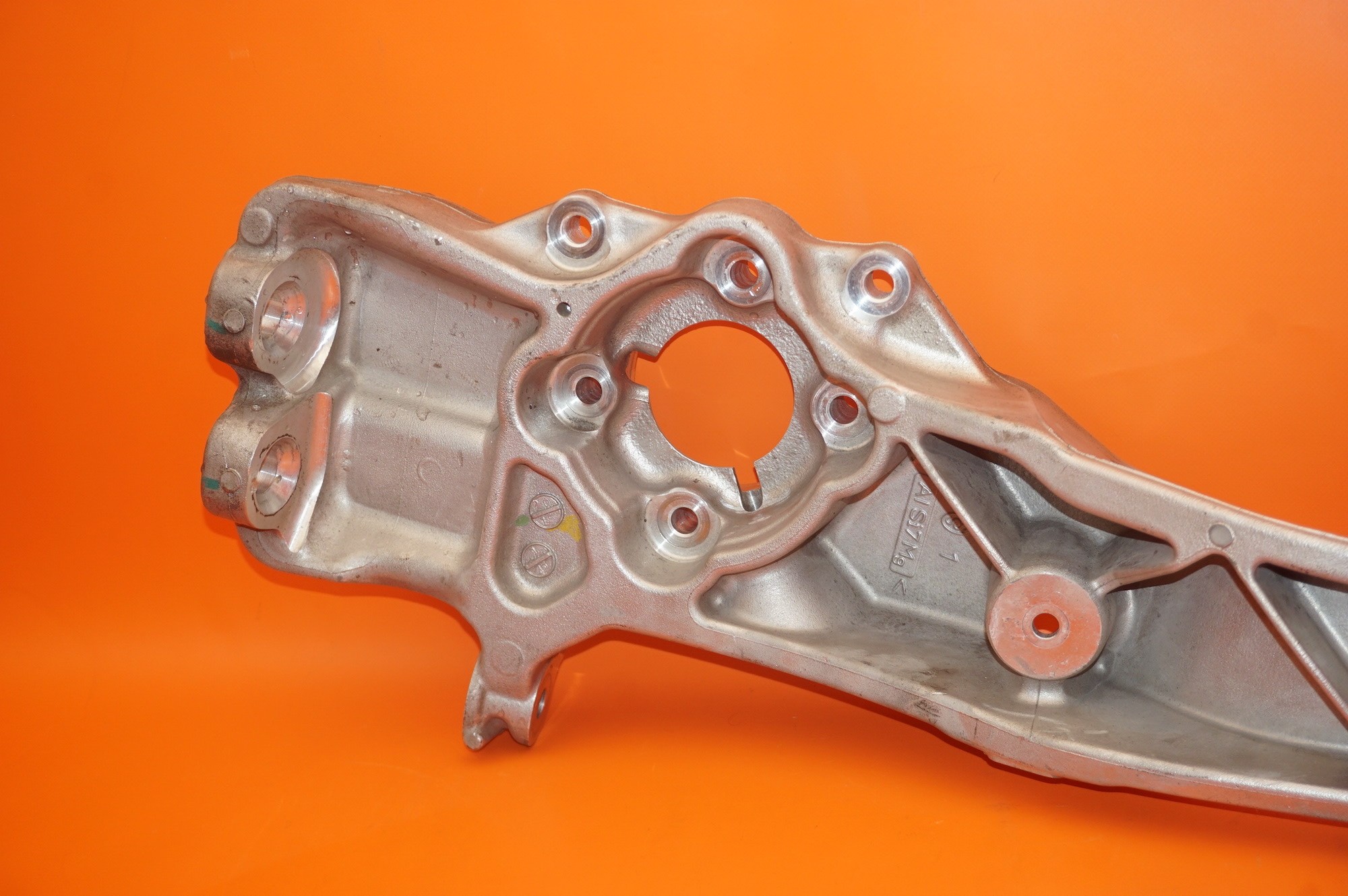 TESLA MODEL S KNUCKLE LEFT FRONT 2016 2017 2018 2019 1030605-00-D DUAL