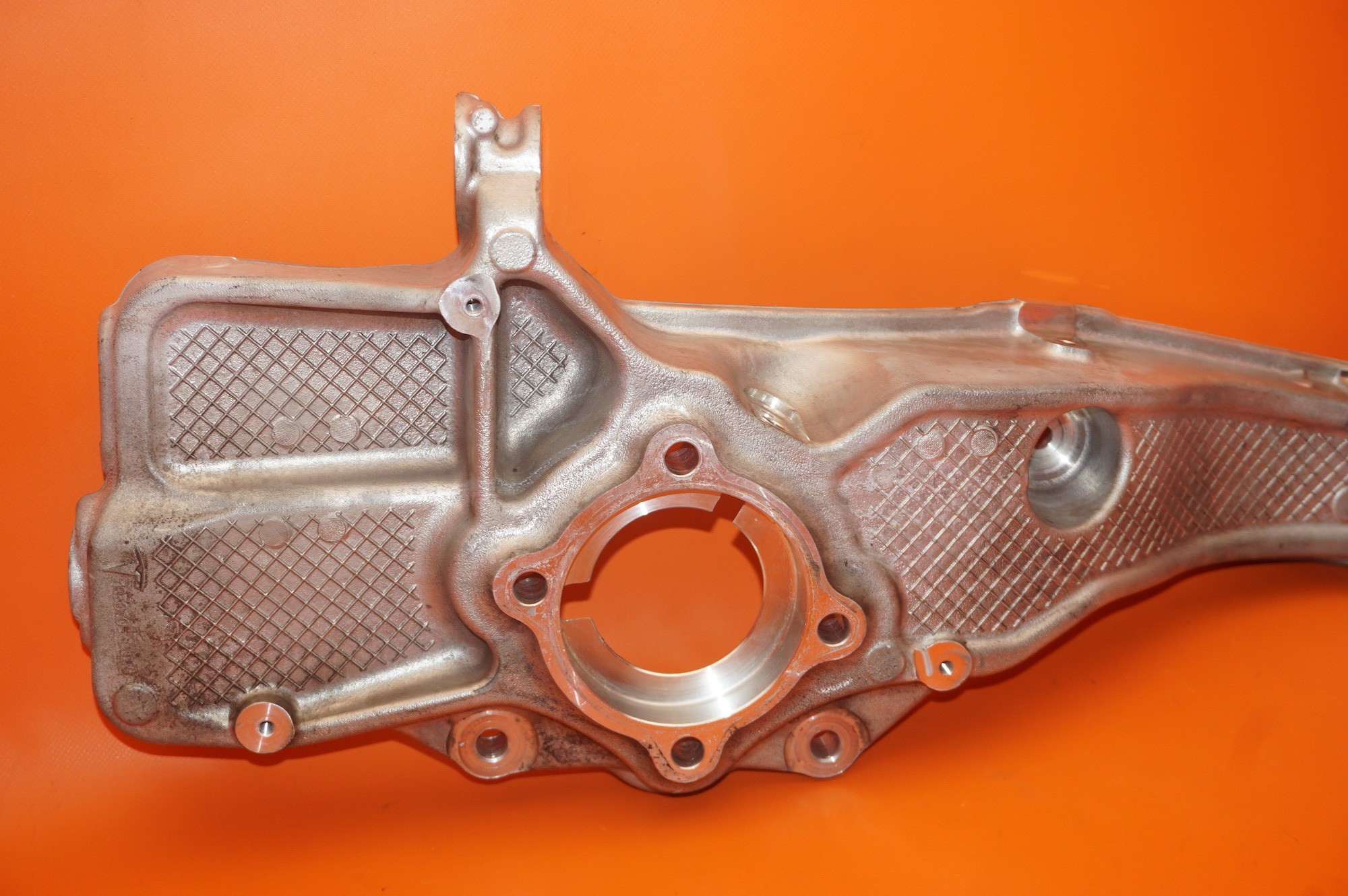 TESLA MODEL S KNUCKLE LEFT FRONT 2016 2017 2018 2019 1030605-00-D DUAL