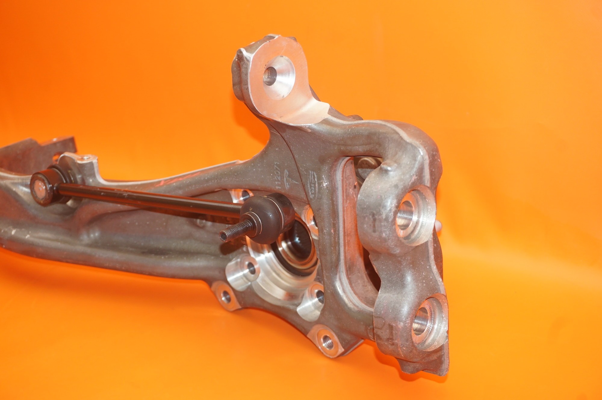 TESLA MODEL X KNUCKLE LEFT FRONT DRIVER 2016 2017 2018 2019 2020