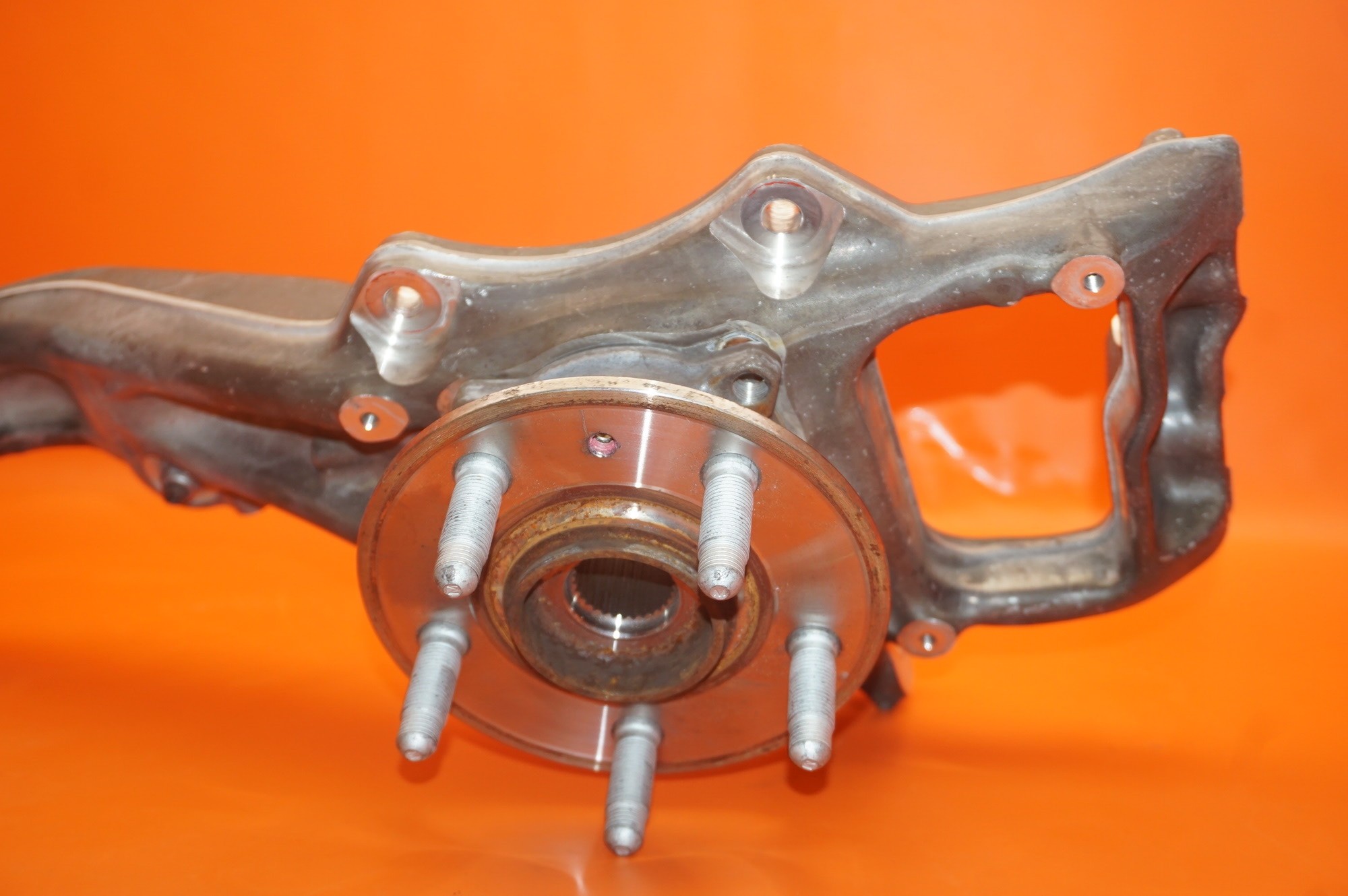 TESLA MODEL X KNUCKLE LEFT FRONT DRIVER 2016 2017 2018 2019 2020