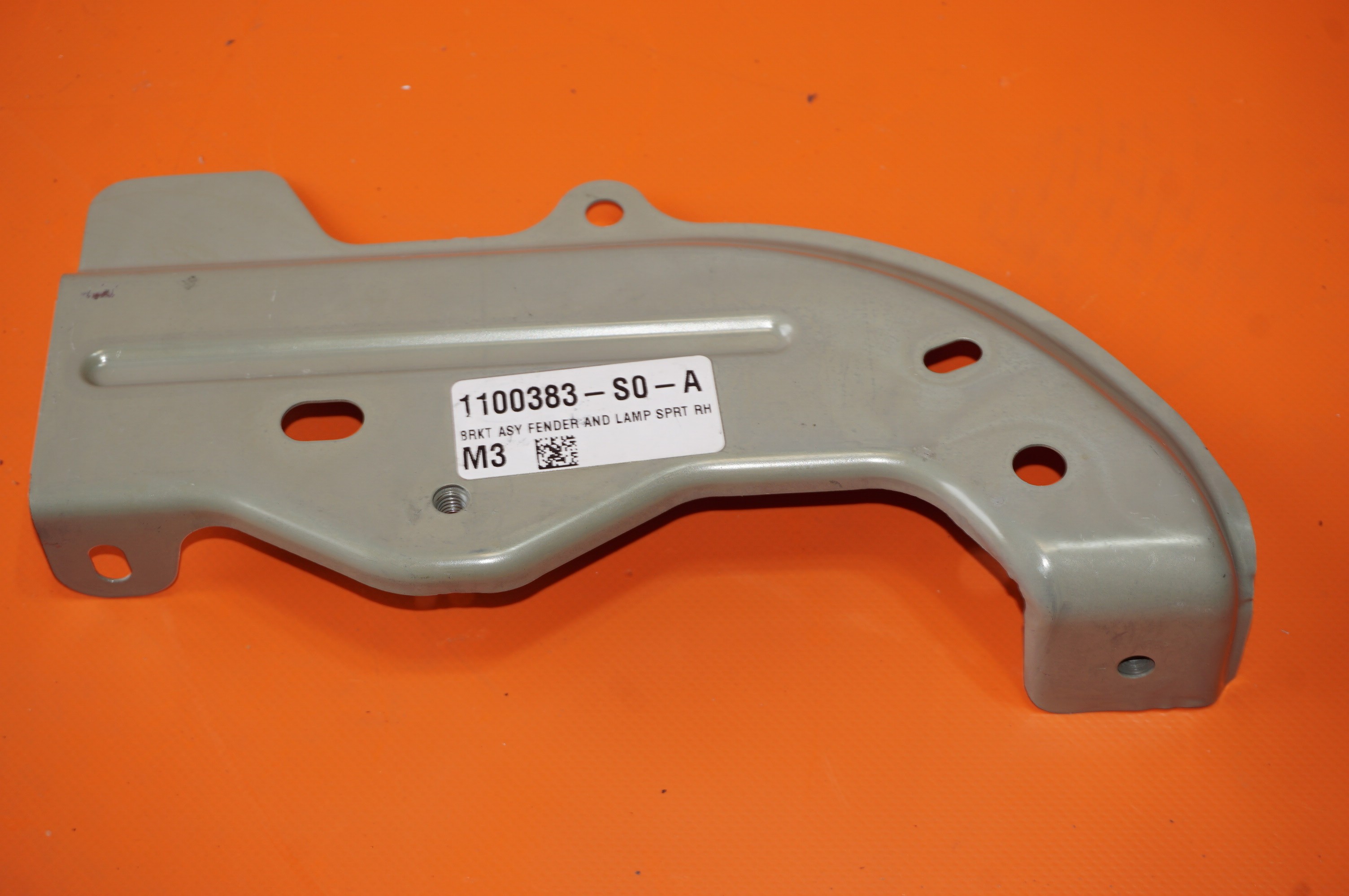 TESLA MODEL 3 FENDER AND AMP SUPPORT BRACKET RIGHT 2017 2018 2019 2020