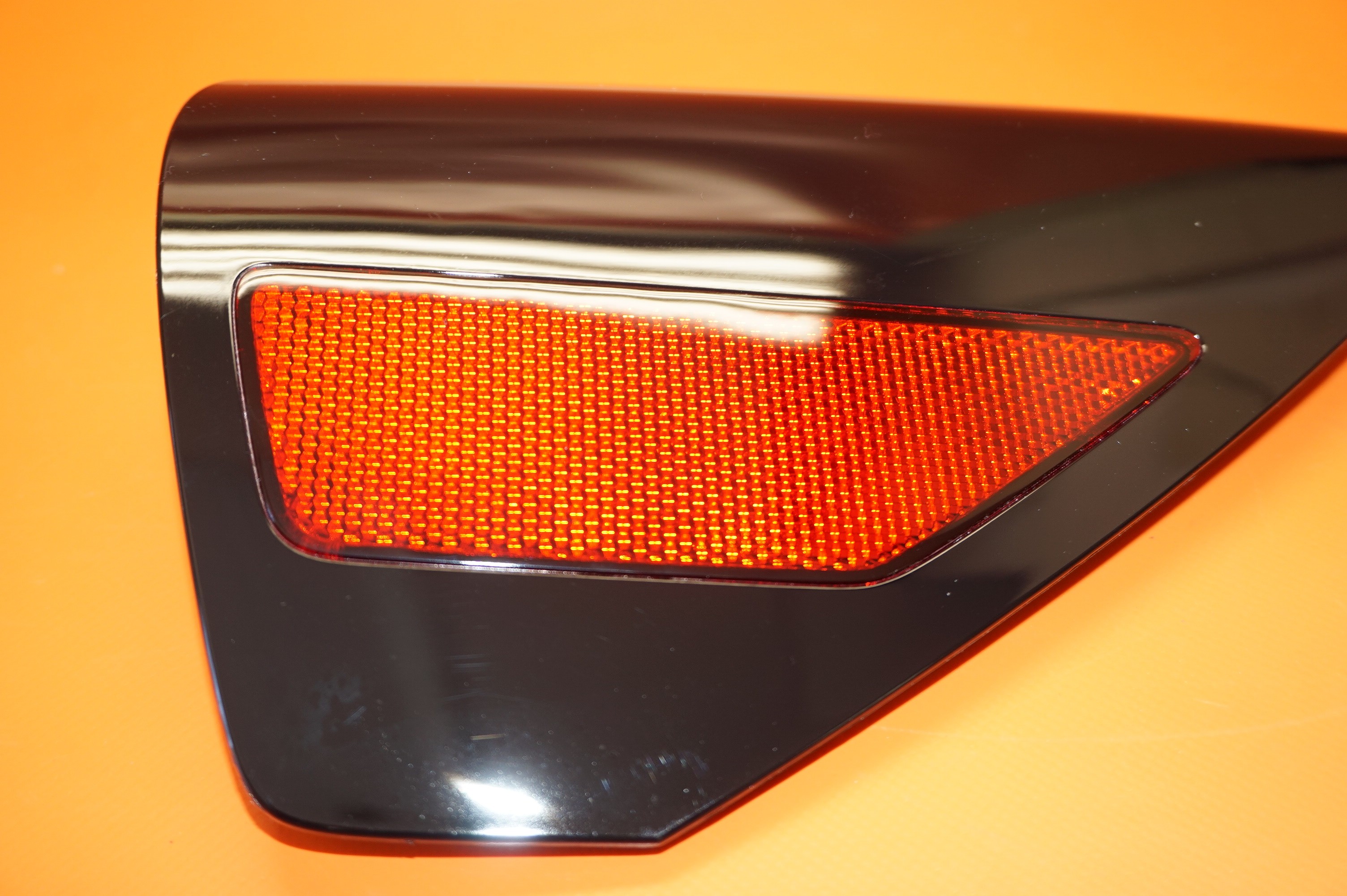 TESLA MODEL 3 REAR CHARGER COVER RIGHT REFLECTOR MARKER 2017 2018 2019
