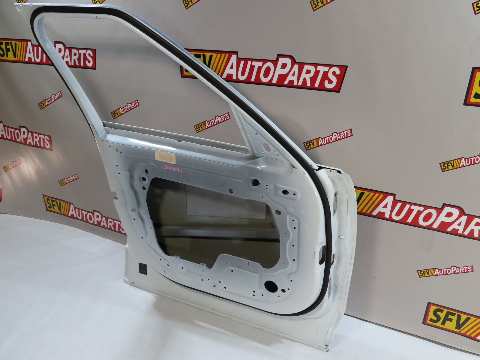 RANGE ROVER HSE DOOR LEFT DRIVER REAR PASSENGER 2014