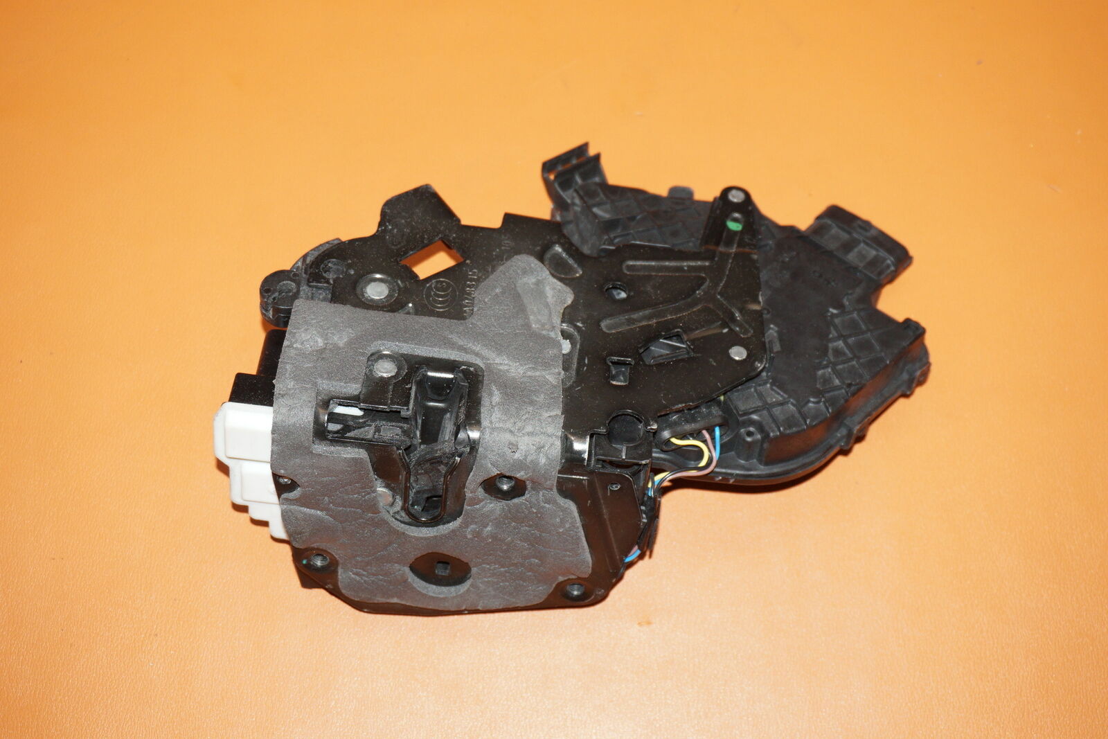 RANGE ROVER HSE DOOR LOCK LEFT REAR 2013 2014