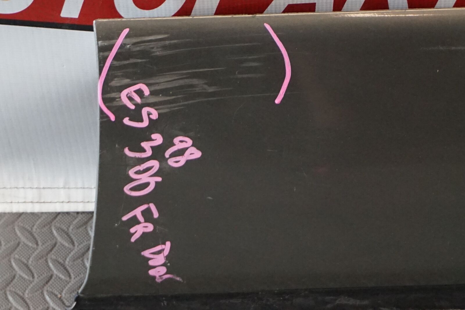 LEXUS ES300 DOOR MOLDING RIGHT FRONT 1999 2000 2001