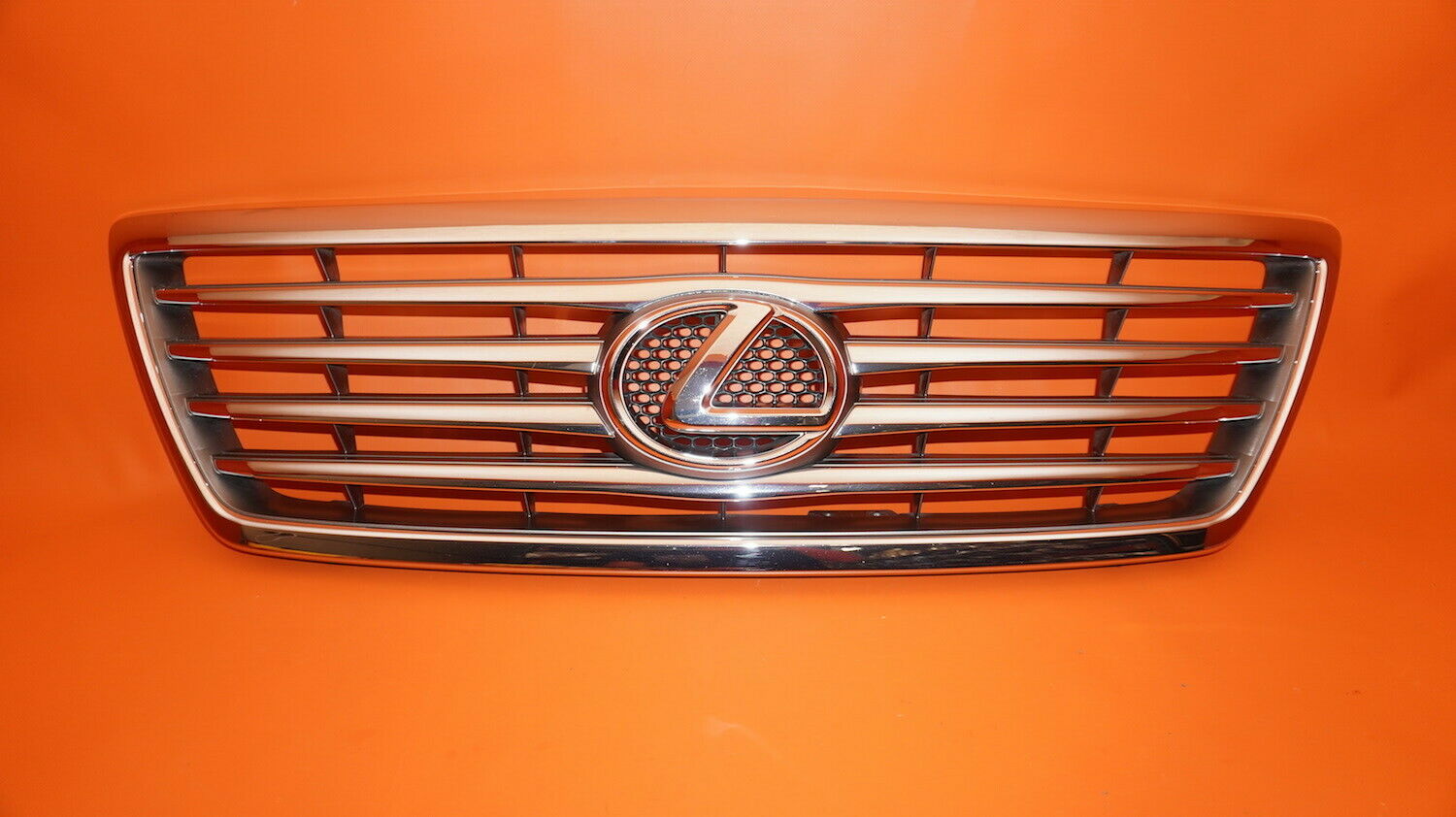 LEXUS LX470 GRILLE 2005 2006 2007 53101-60380 CHROME OEM