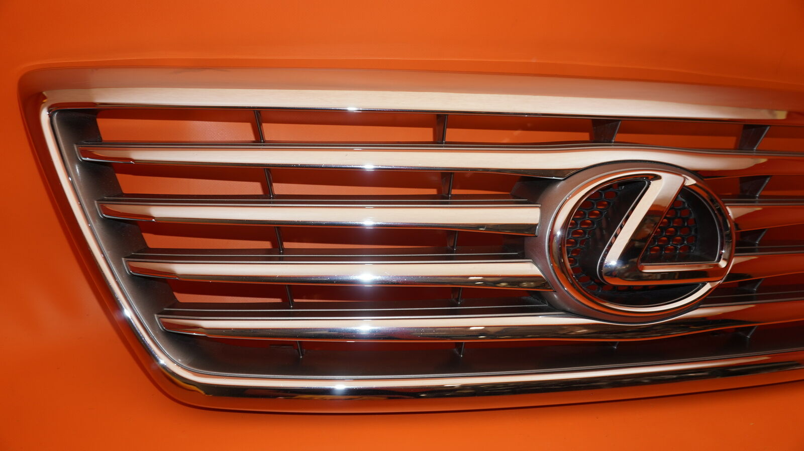 LEXUS LX470 GRILLE 2005 2006 2007 53101-60380 CHROME OEM