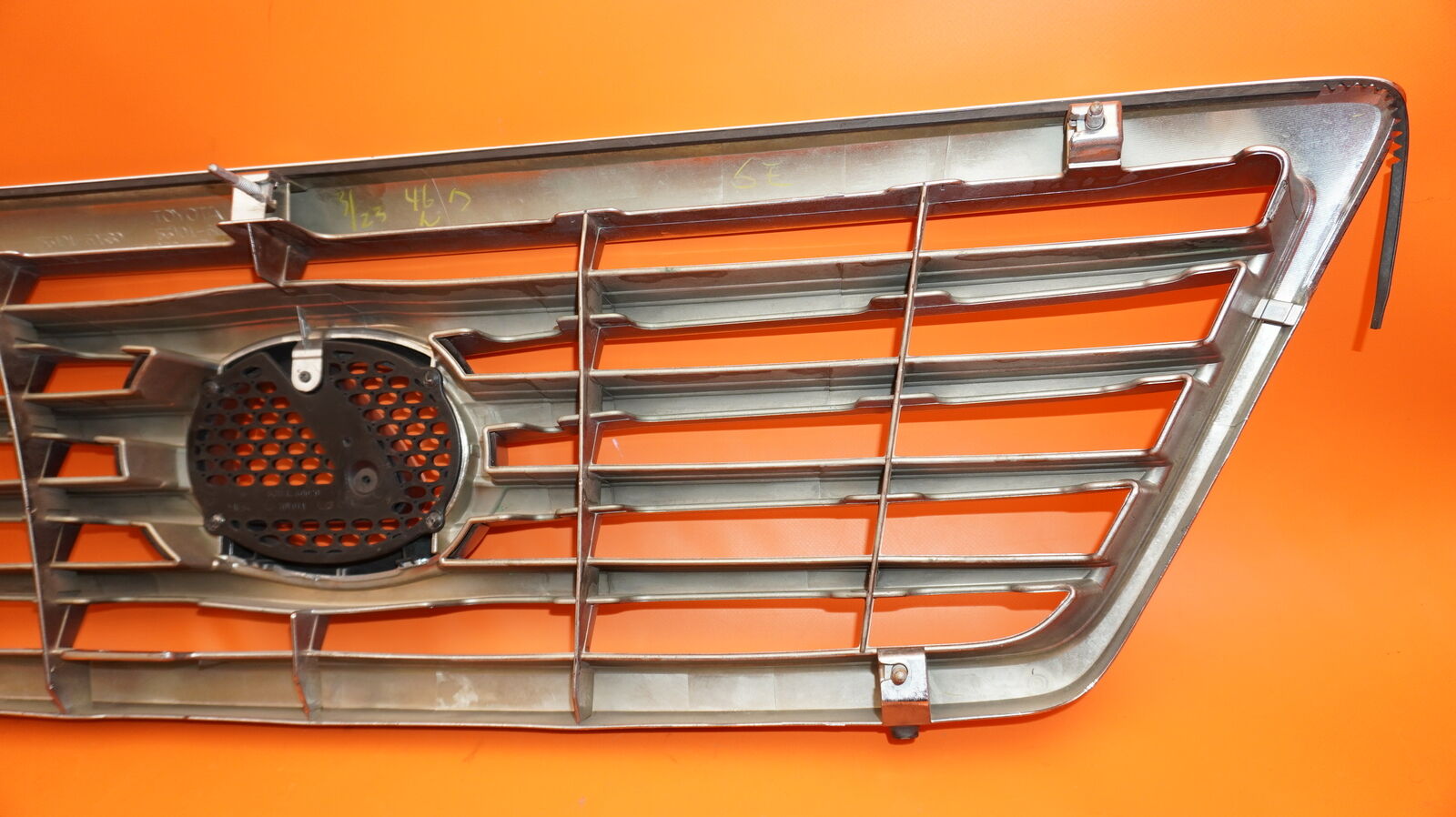 LEXUS LX470 GRILLE 2005 2006 2007 53101-60380 CHROME OEM