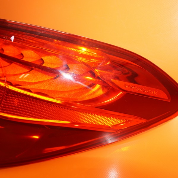 MERCEDES C300 TAIL LIGHT RIGHT PASSENGER 2015 2016 C400 LED A2059061902 OEM