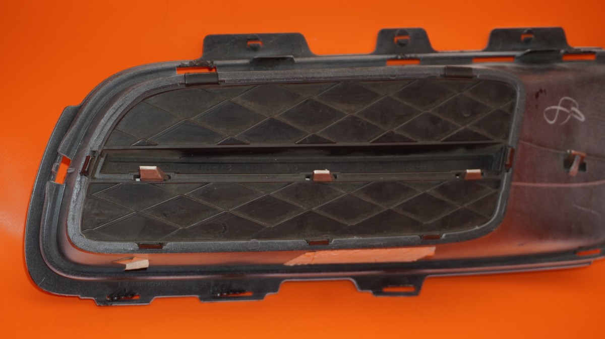 BMW X5 GRILLE FOG LIGHT RIGHT PASSENGER 2007 2008 2009 E70 51117159594 OEM