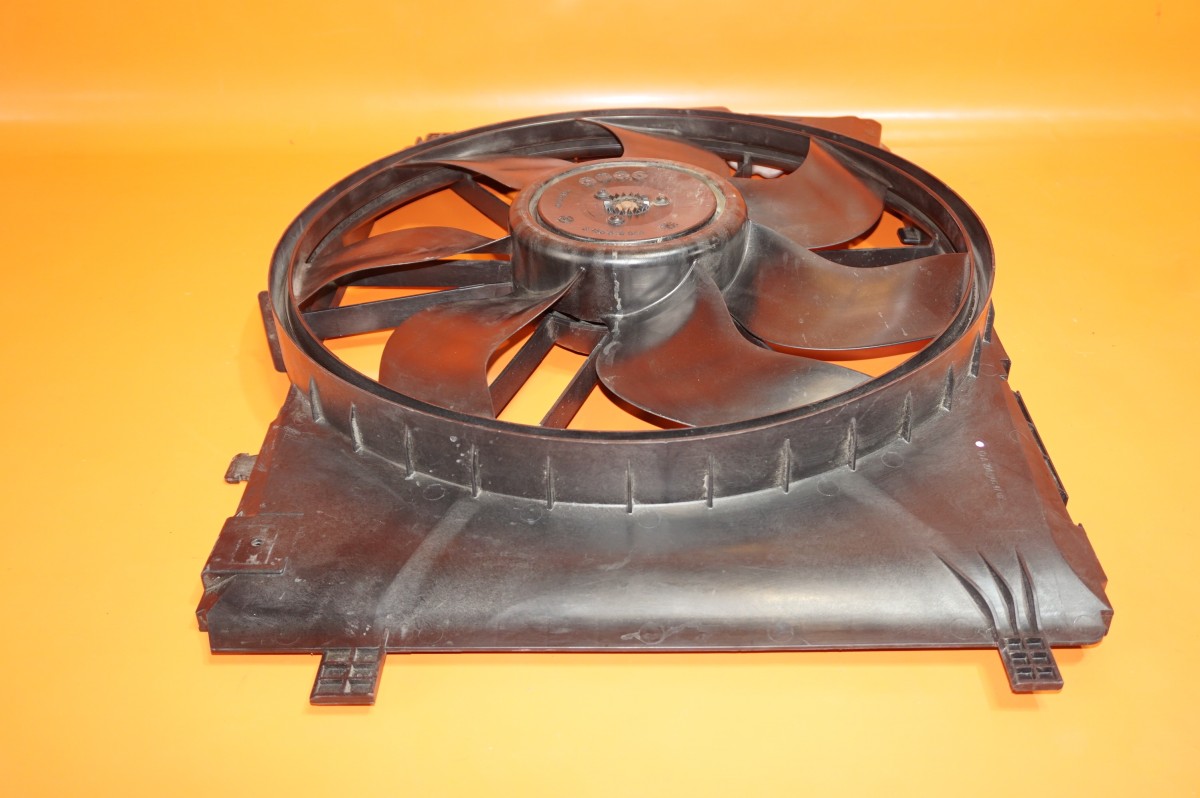 MERCEDES C250 COOLING FAN 2014 2015 2016 2017 CLA250 A2049064702 OEM