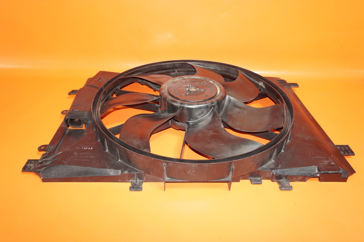 MERCEDES C250 COOLING FAN 2014 2015 2016 2017 CLA250 A2049064702 OEM