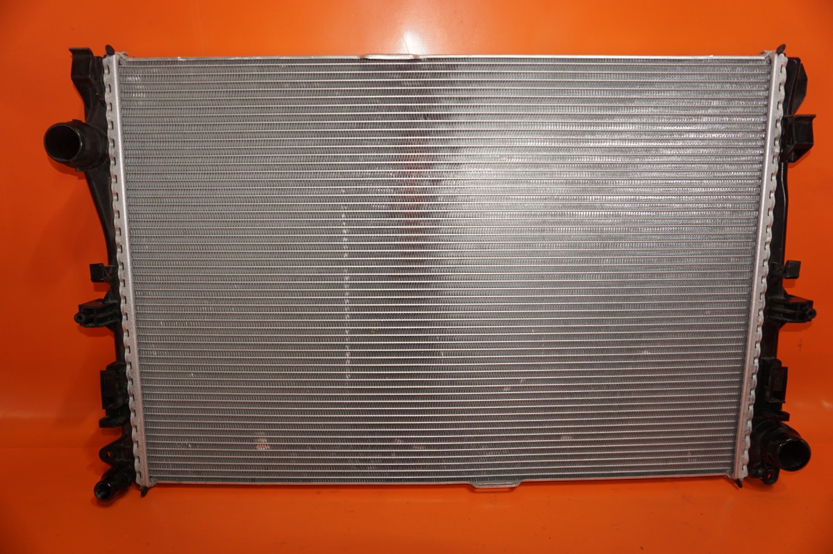 MERCEDES C300 RADIATOR 2019 2020 2-DOOR A095001703 OEM