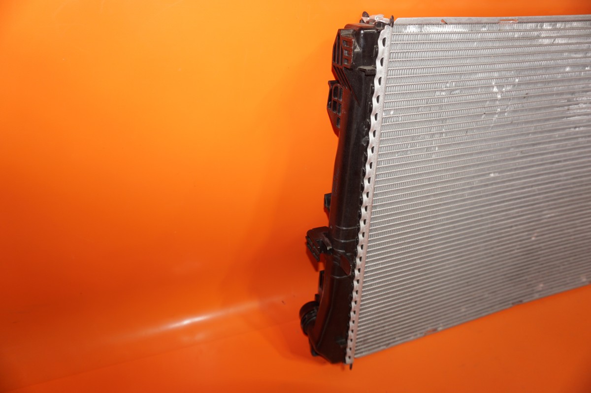 MERCEDES C300 RADIATOR 2019 2020 2-DOOR A095001703 OEM