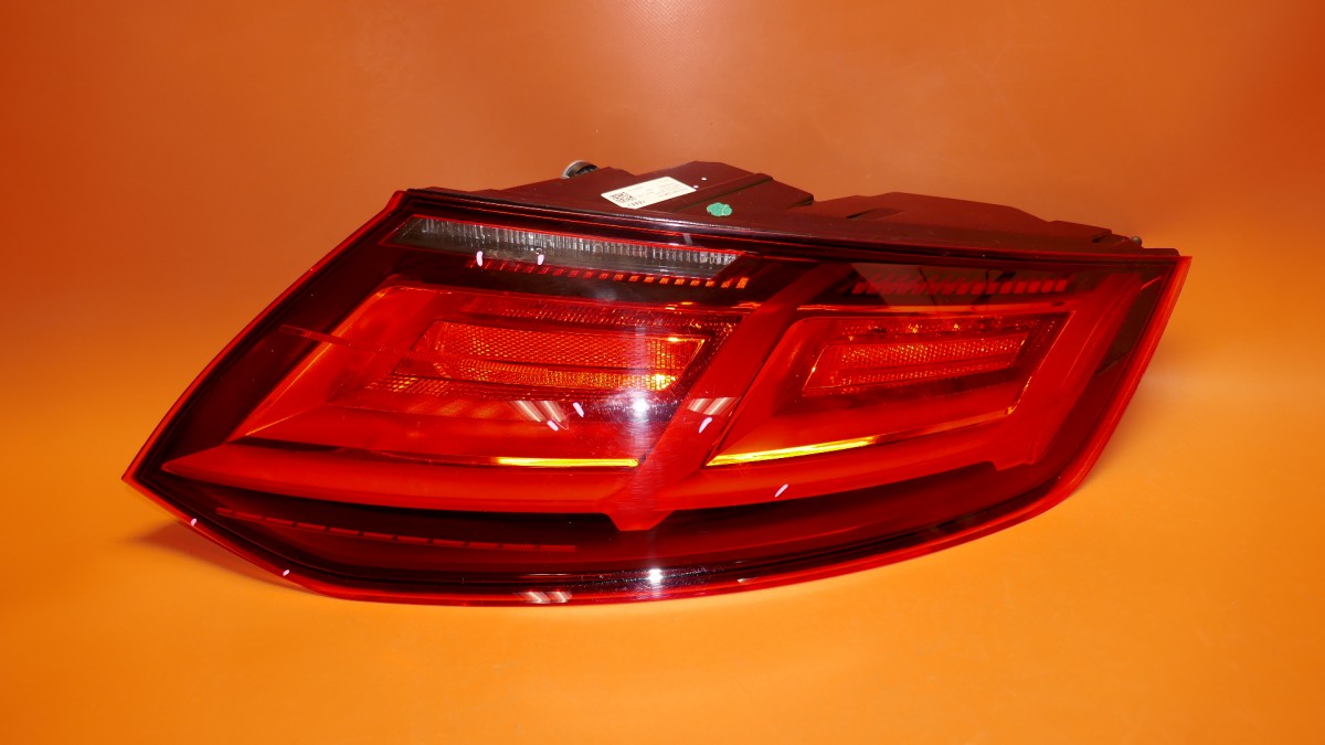 AUDI TT TAIL LIGHT RIGHT PASSENGER 2016 2017 2018 2019 2020 8S0945096G OEM