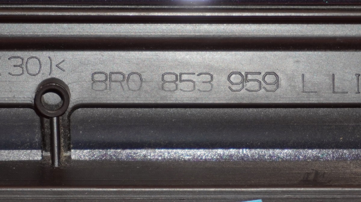 AUDI Q5 DOOR MOLDING LEFT FRONT 2013 2014 2015 2016 8R0 853 959 L LOWER OEM