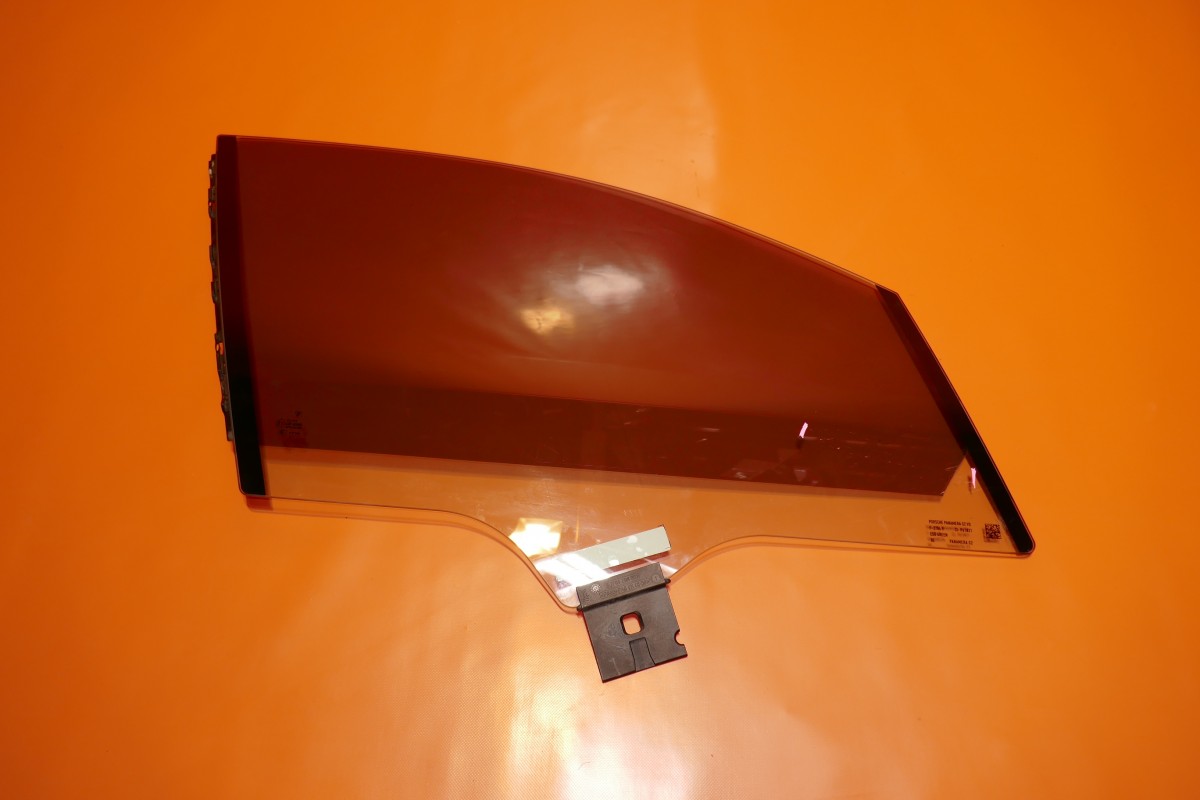 PORSCHE PANAMERA DOOR GLASS RIGHT FRONT 2017 2018 2019 2020 971845020 OEM