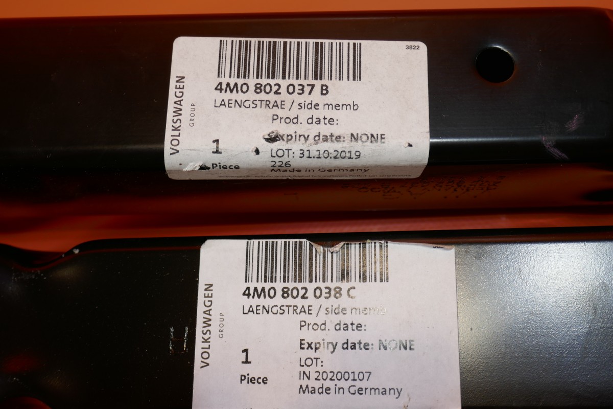 AUDI Q7 LOWER RAIL BRACKET LEFT RIGHT 2017 2018 2019 2020 Q8 4M0802037B OEM