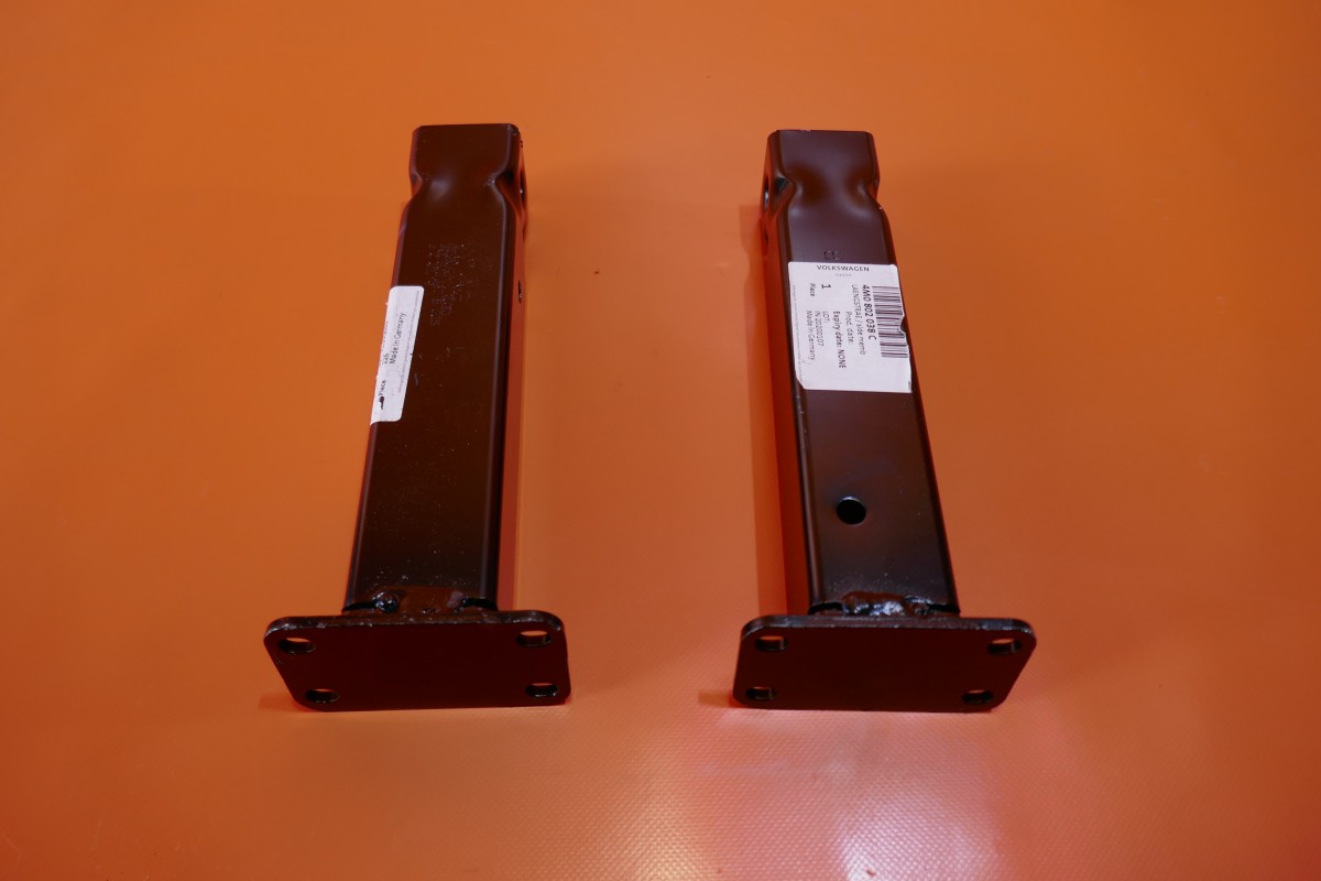 AUDI Q7 LOWER RAIL BRACKET LEFT RIGHT 2017 2018 2019 2020 Q8 4M0802037B OEM