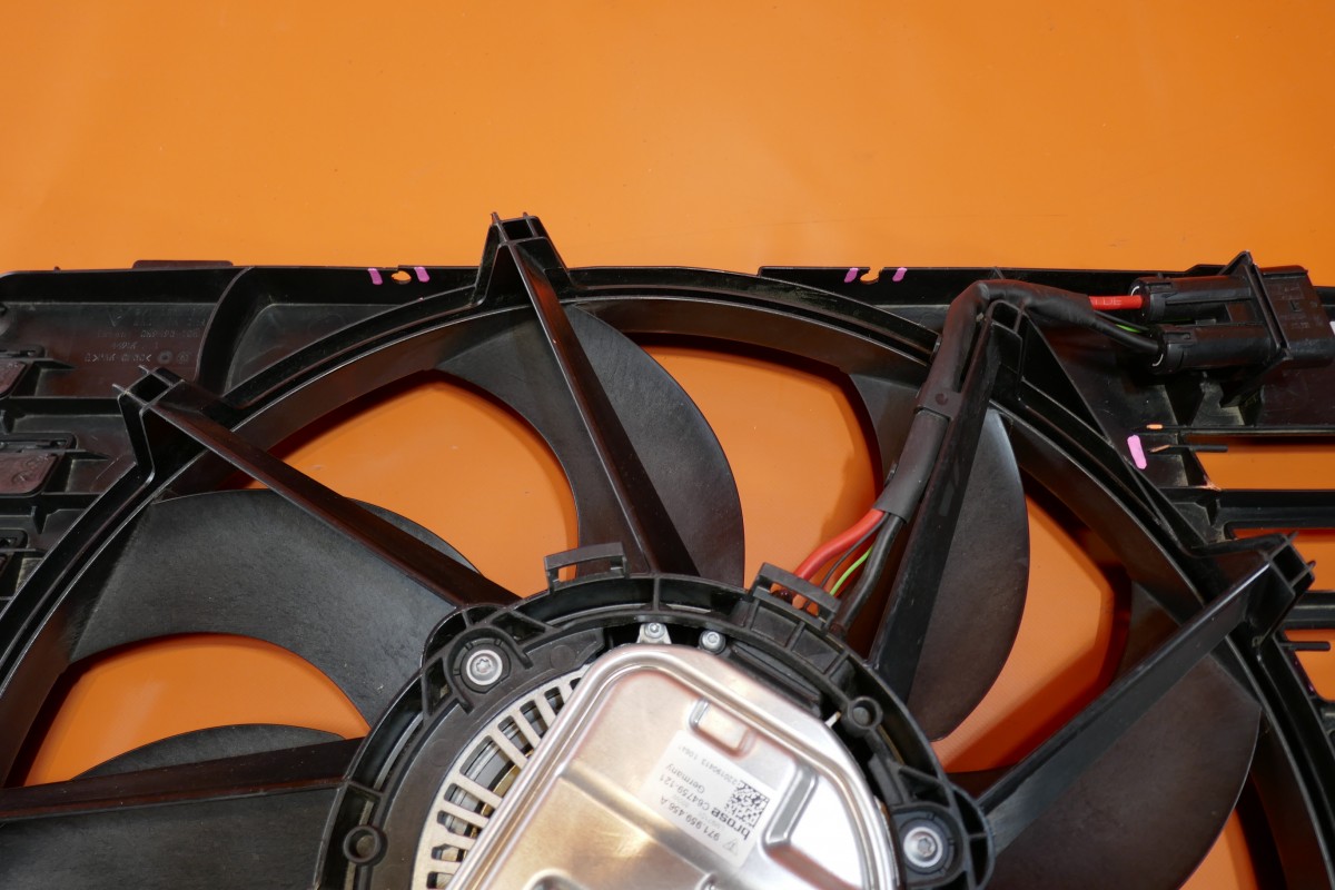 PORSCHE PANAMERA COOLING FAN 2017 2018 2019 600W 971121203J OEM