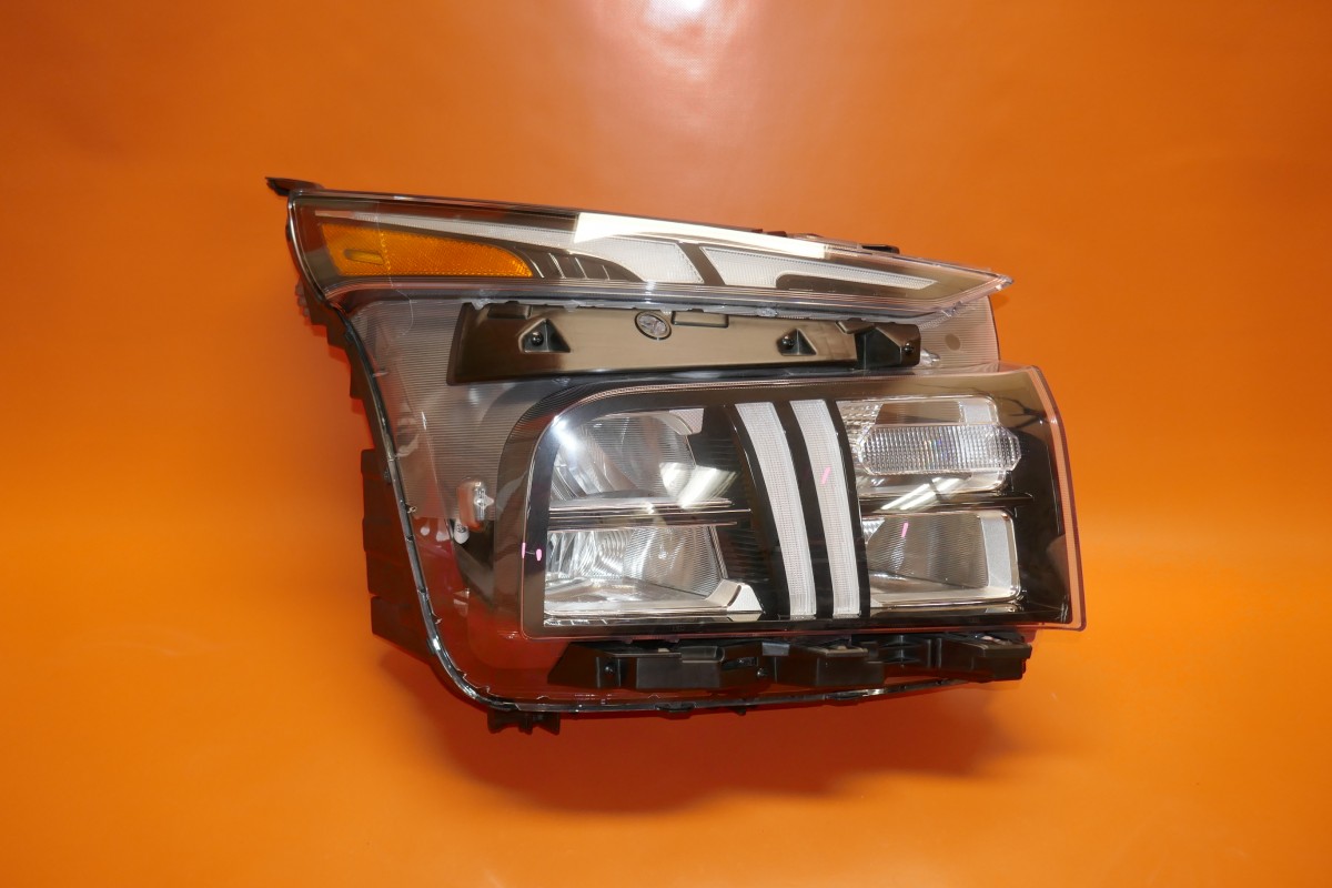 HYUNDAI SANTA FE HEADLIGHT RIGHT PASSENGER 2020 2021 LED 92102-S2500 OEM