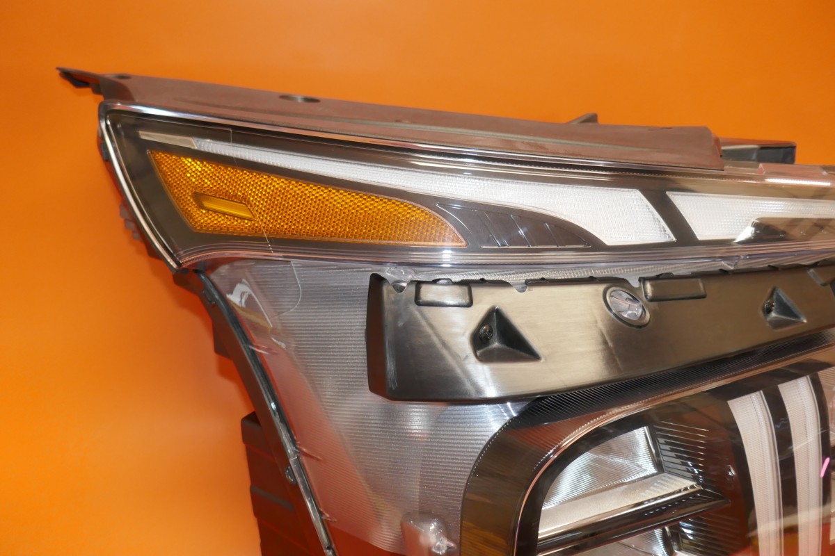 HYUNDAI SANTA FE HEADLIGHT RIGHT PASSENGER 2020 2021 LED 92102-S2500 OEM