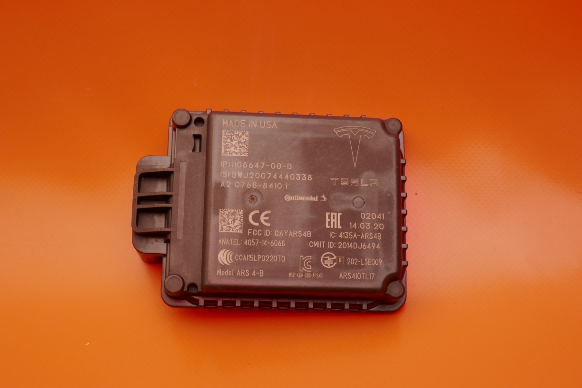 TESLA MODEL 3 RADAR SENSOR MODULE 2017 2018 2019 2020 1108647-00-D OEM