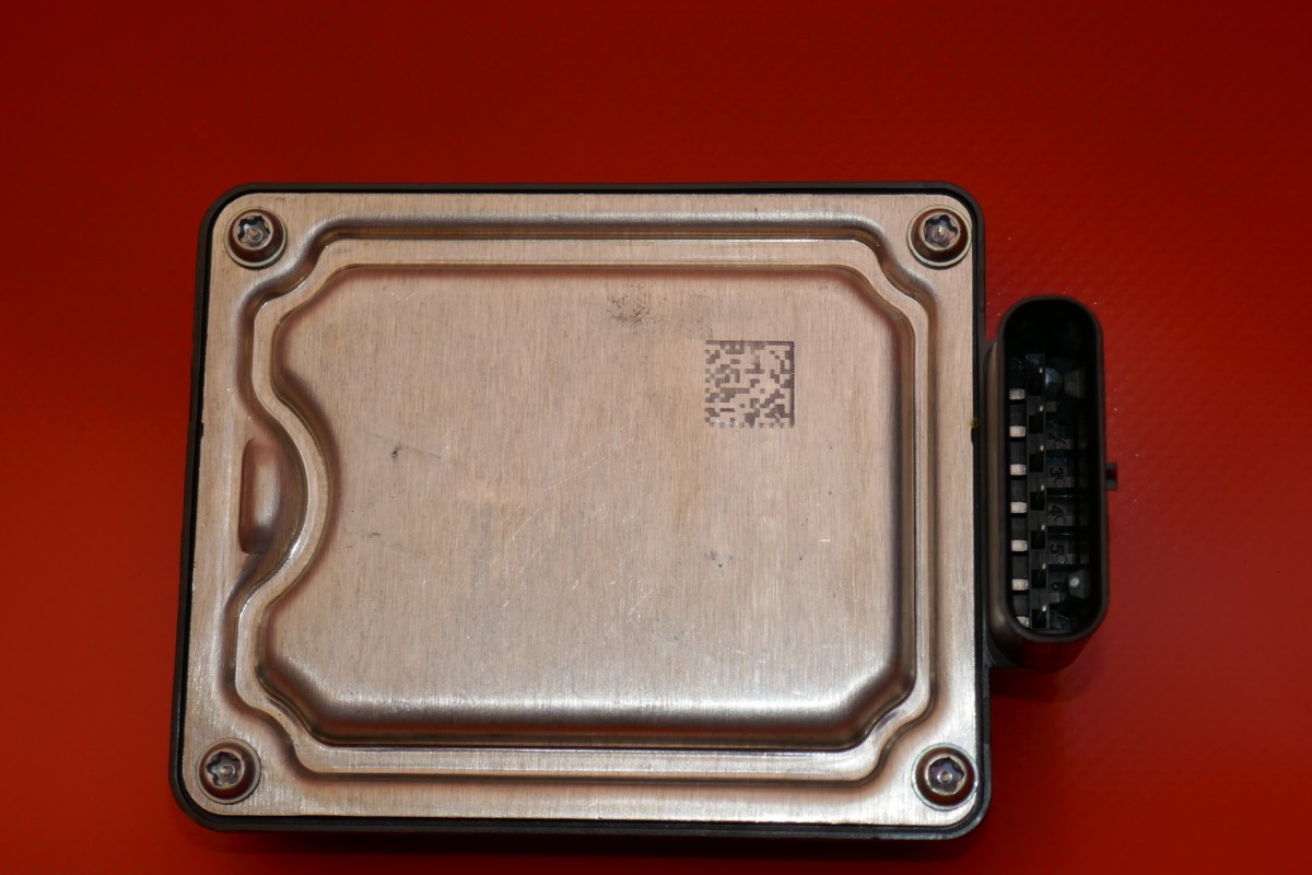 TESLA MODEL 3 RADAR SENSOR MODULE 2017 2018 2019 2020 1108647-00-D OEM