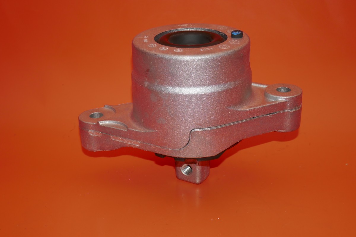 MASERATI GHIBLI ENGINE MOUNT BUSHING RIGHT 2014 2015 2016 2017 ...