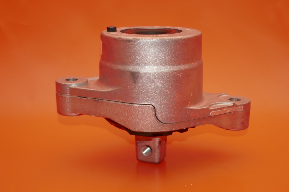 MASERATI GHIBLI ENGINE MOUNT BUSHING RIGHT 2014 2015 2016 2017 ...