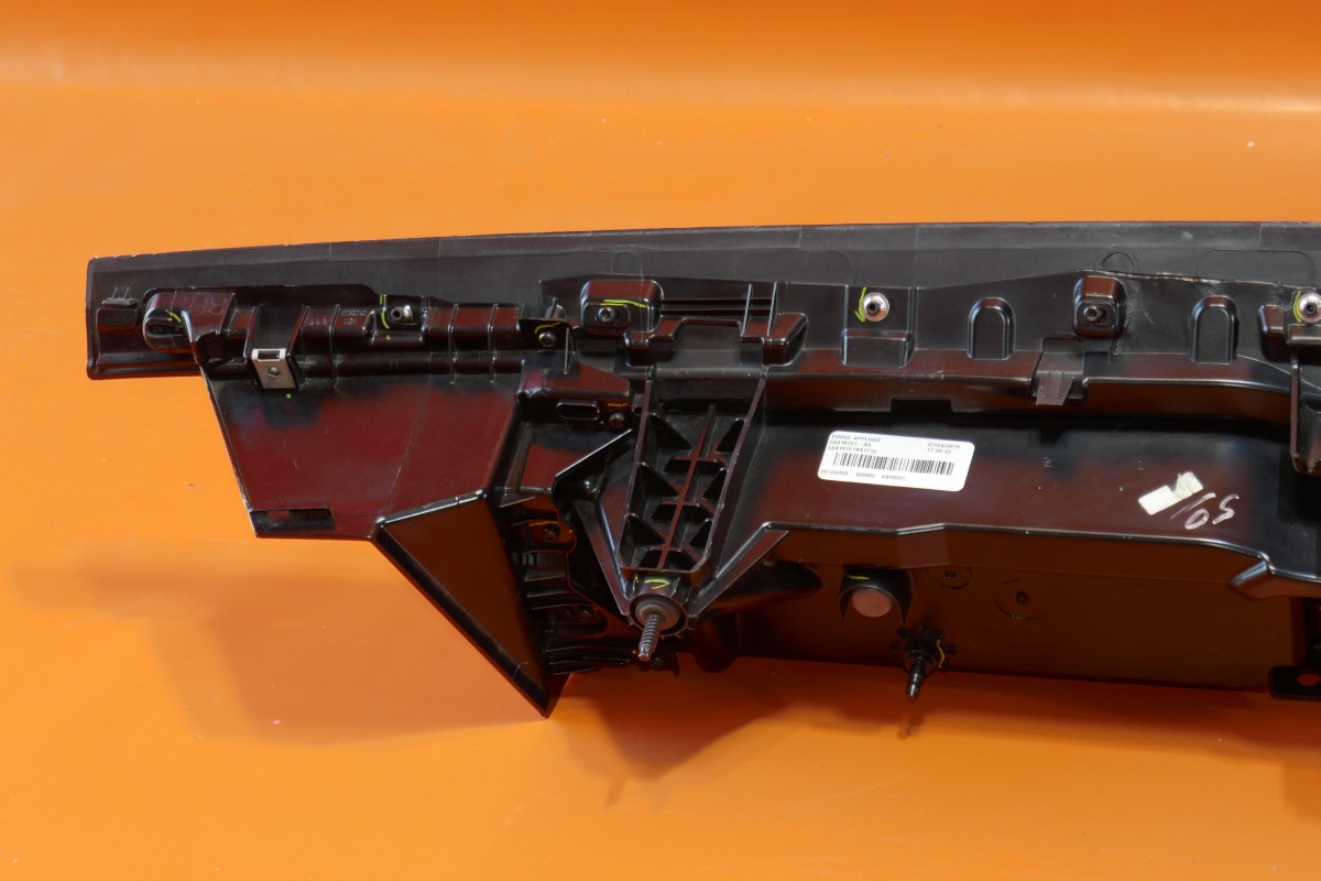 DODGE CHALLENGER TAIL LIGHT CENTER 2015 2016 2017 2018 2019 2020 2021 ...