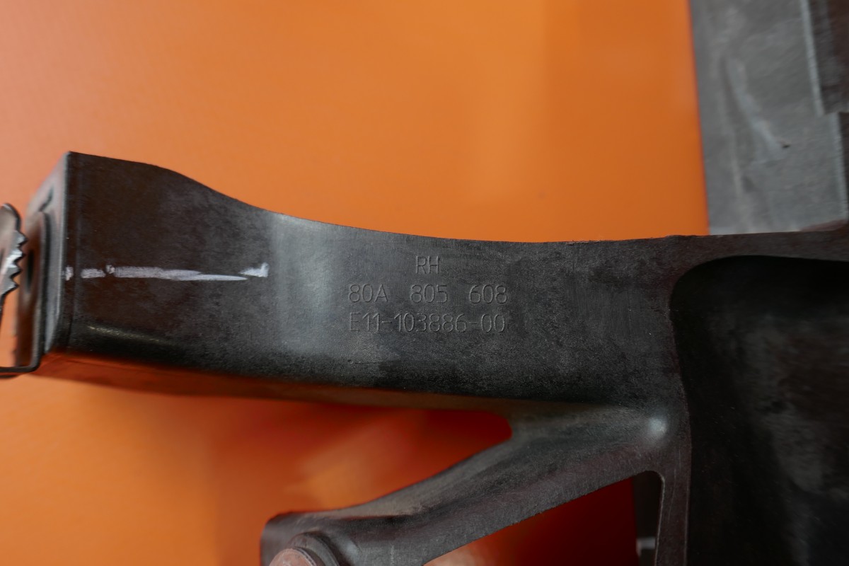 AUDI Q5 HEADLIGHT MOUNT BRACKET SUPPORT RIGHT PASSENGER 2018 2019 2020 ...