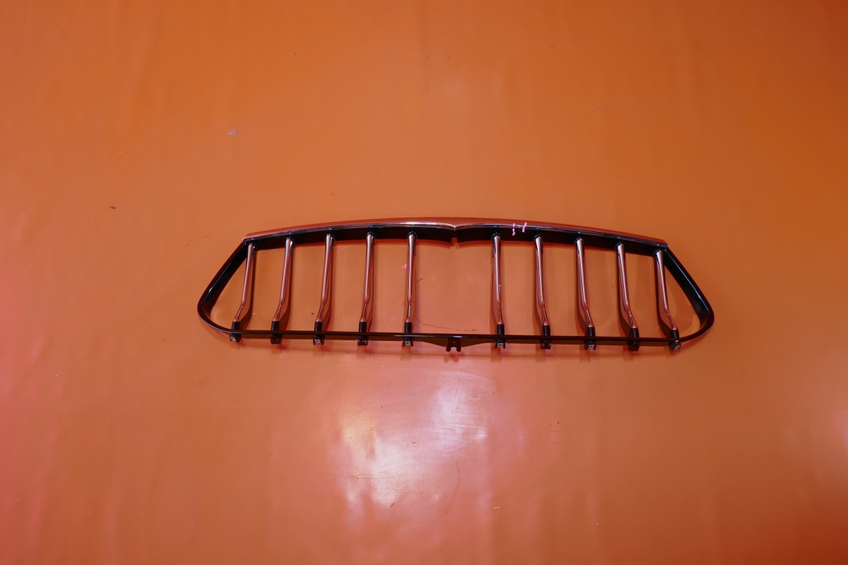 MASERATI GHIBLI GRILLE 2018 2019 2020 670097576 OEM