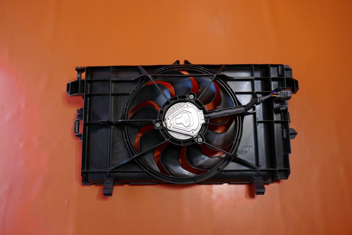 TESLA MODEL 3 COLLING FAN 2017 2018 2019 2020 2021 1077084-00-E OEM