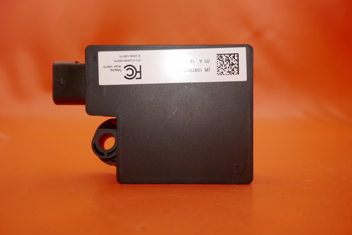 TESLA MODEL 3 REAR BLE 2017 2018 2019 2020 2021 1097855-00-D OEM