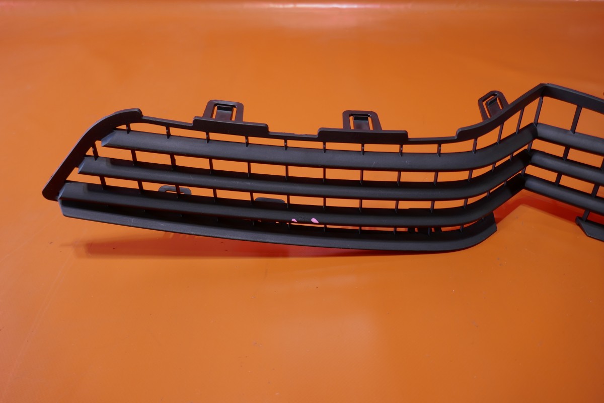 TESLA MODEL X GRILLE MESH UPPER 2016 2017 2018 2019 2020 1050143-00-E