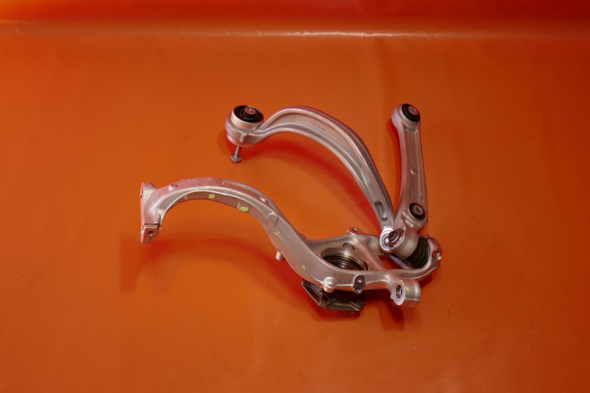 AUDI Q5 KNUCKLE CONTROL ARM RIGHT FRONT 2018 2019 2020 80A407696D OEM