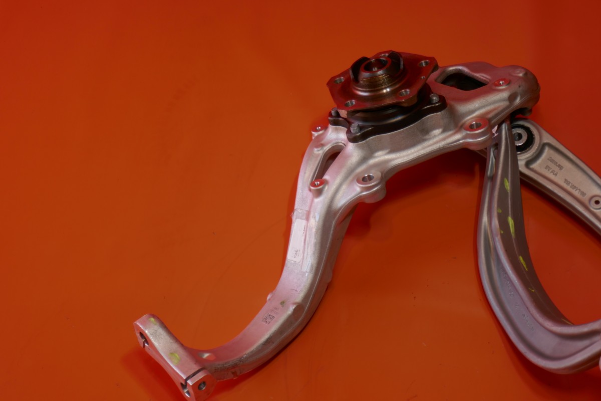 AUDI Q5 KNUCKLE CONTROL ARM RIGHT FRONT 2018 2019 2020 80A407696D OEM