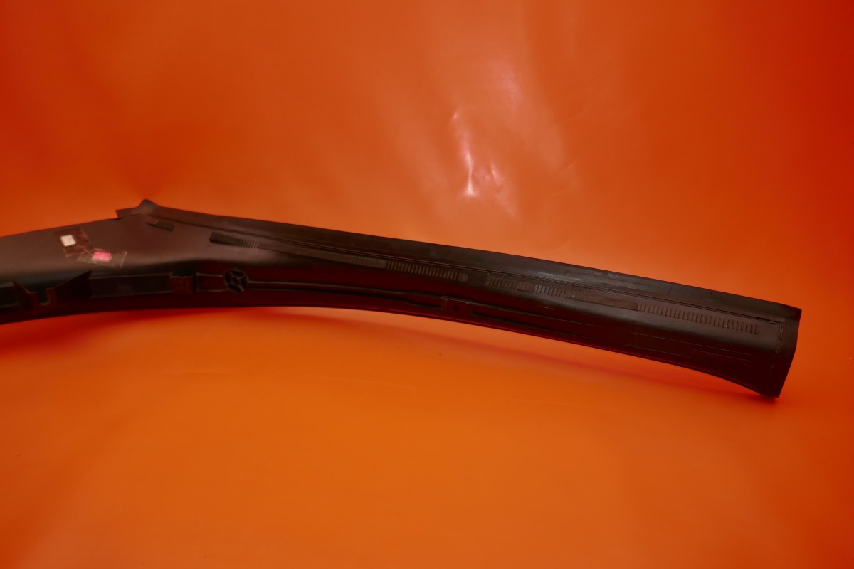 TESLA MODEL X LIFT GATE TROUGH TRIM RIGHT 2016 2017 2018 2019 2020 ...