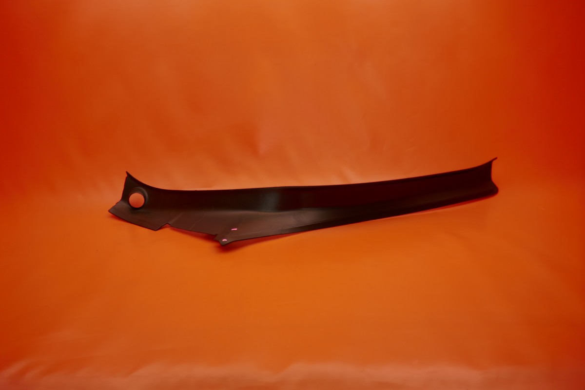 TESLA MODEL X LIFT GATE TROUGH TRIM RIGHT 2016 2017 2018 2019 2020 ...