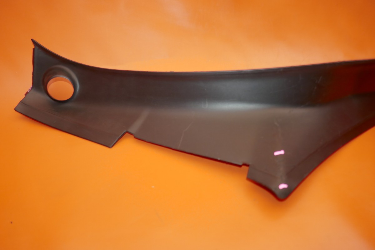 TESLA MODEL X LIFT GATE TROUGH TRIM RIGHT 2016 2017 2018 2019 2020 ...