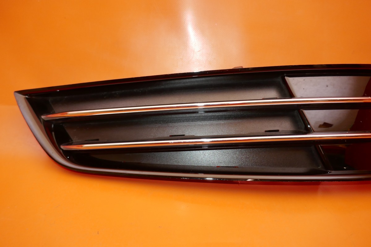 AUDI A8 GRILLE FRONT BUMPER RIGHT LOWER 2011 2012 2013 2014 4H0807680M OEM