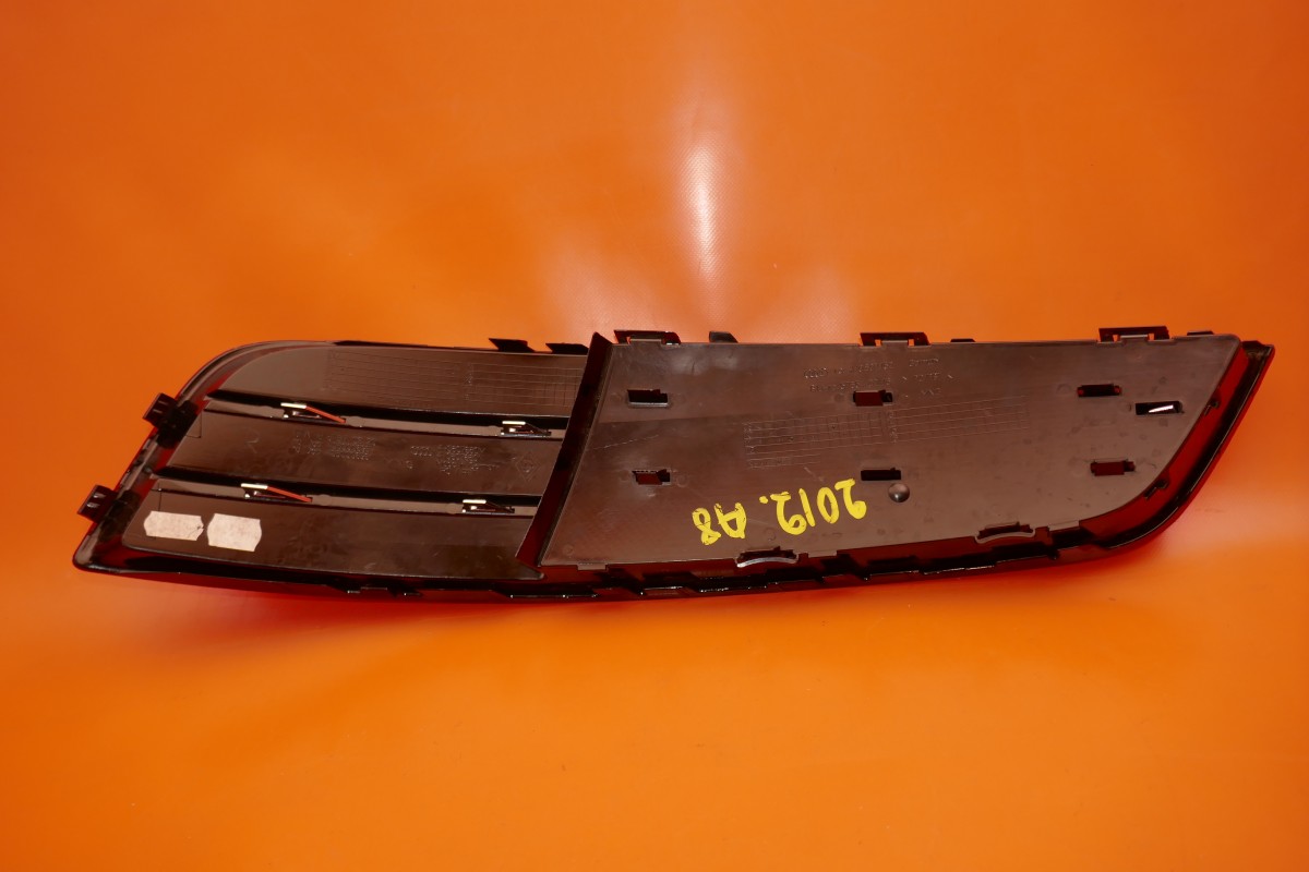 AUDI A8 GRILLE FRONT BUMPER RIGHT LOWER 2011 2012 2013 2014 4H0807680M OEM